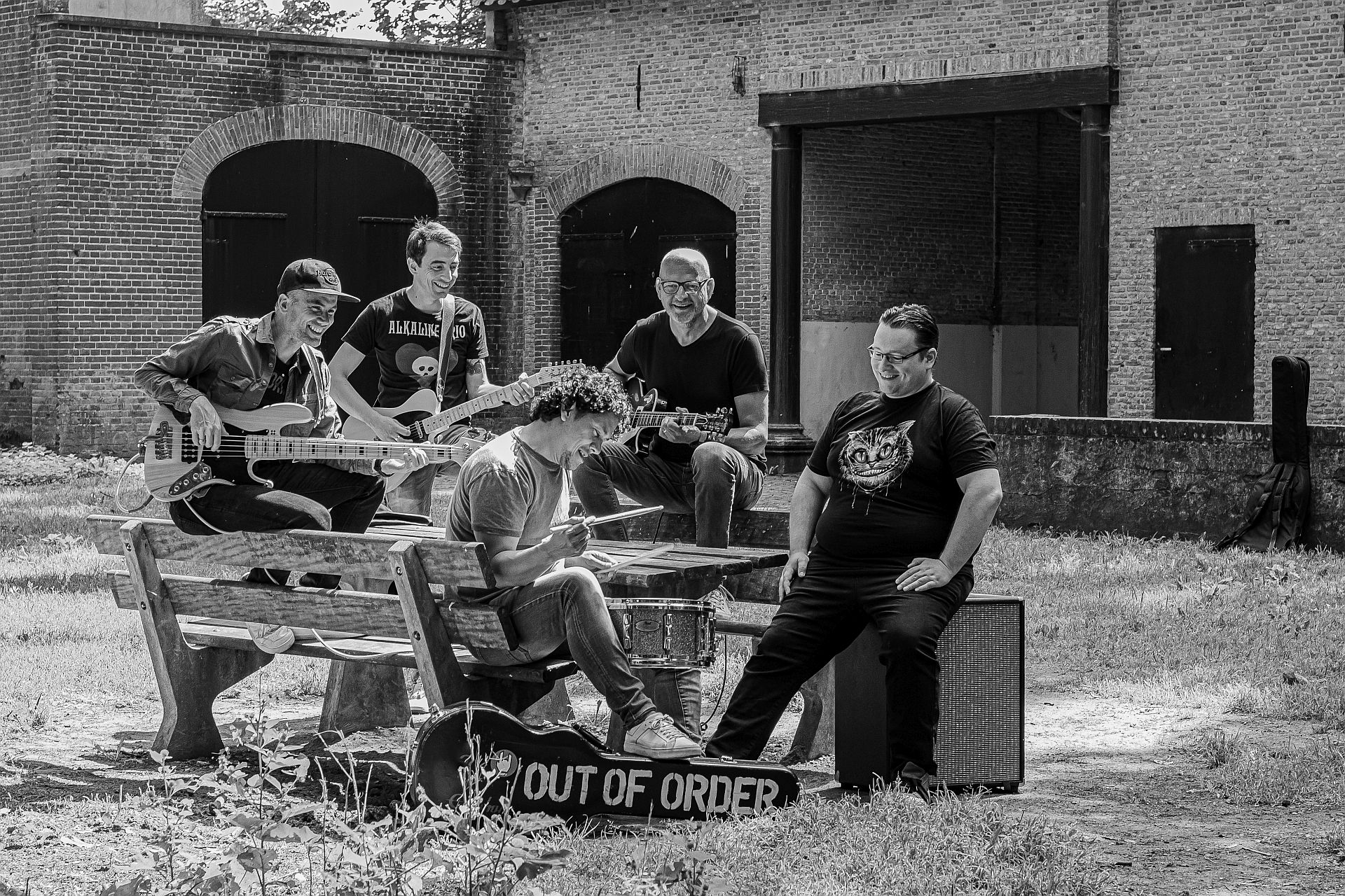 outoforderrock | Instagram, Facebook | Linktree